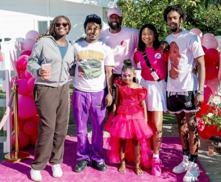 GABRIELLE UNION AND DAUGHTER, KAAVIA JAMES, TWIN IN PINK PJS FOR MOVIE ...