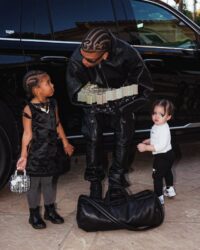 NLE CHOPPA POSES WITH KIDS ON SET OF NEW MUSIC VIDEO